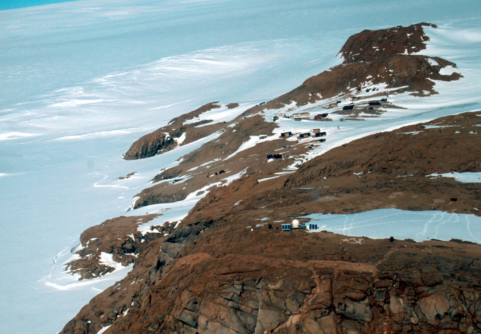 Landing Bluff LDBF Geodetic Monitoring site, December 2001